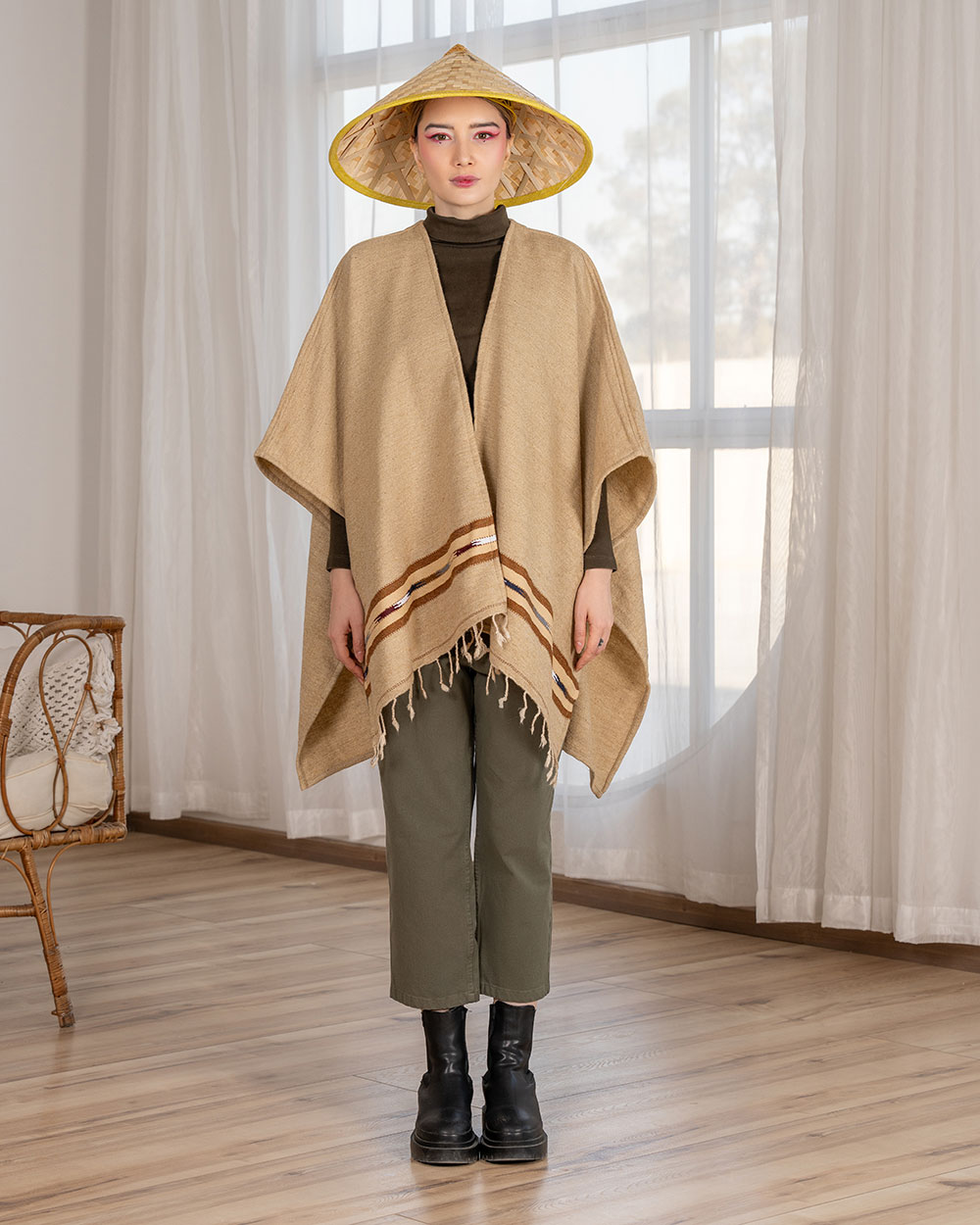 پانچو نبراس | پوشاک الیاف طبیعی تن درست